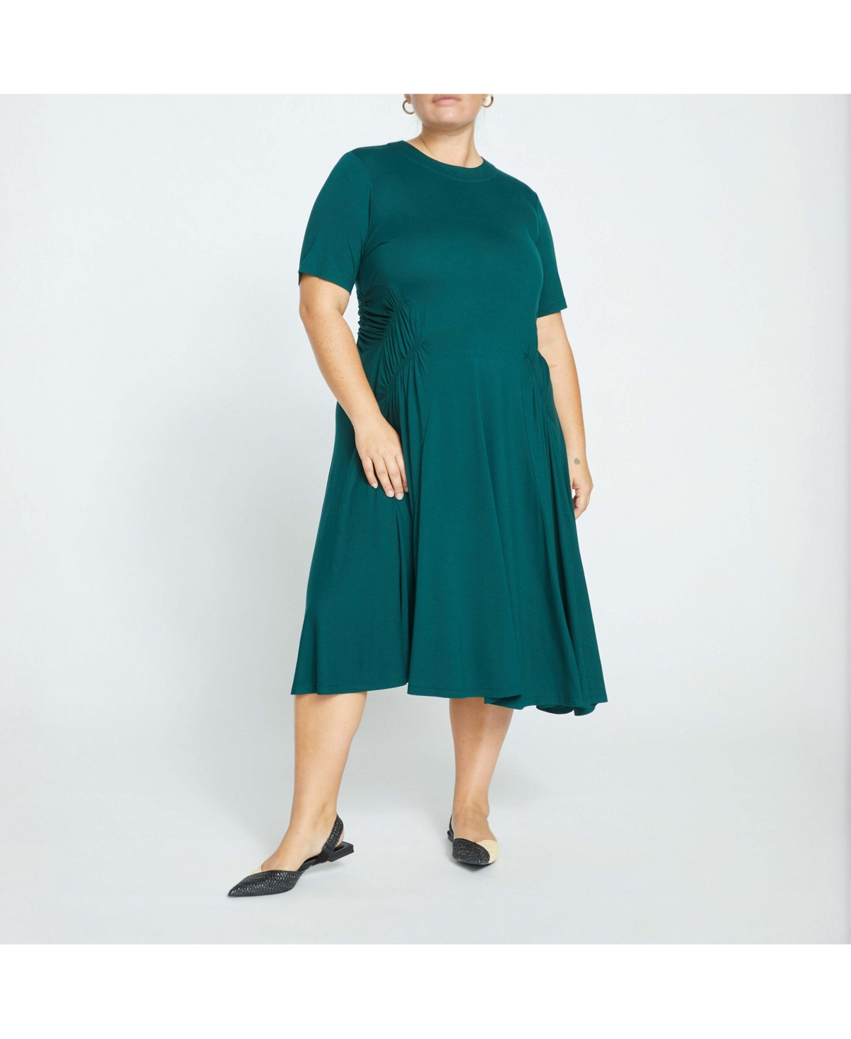 Click here for Universal Standard Womens Plus Size Devi Liquid Je... prices