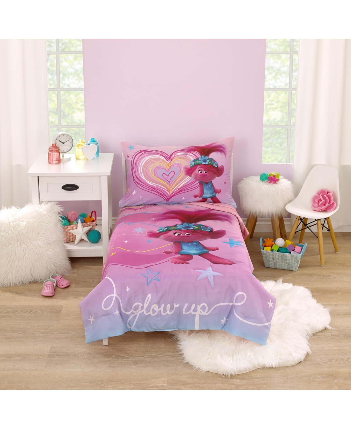 Noo Trolls Show Up Glow Up Hearts and Stars 4 Piece Toddler Bed Set - Comforter  Fitted Bottom Sheet  Flat Top Sheet  and Reversible - Pink