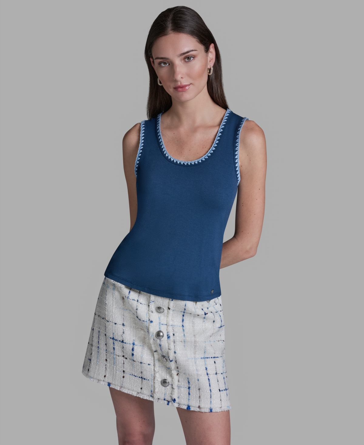 Click here for Bcbg Womens Scoop Neck Sleeveless Knit Top - Indig... prices