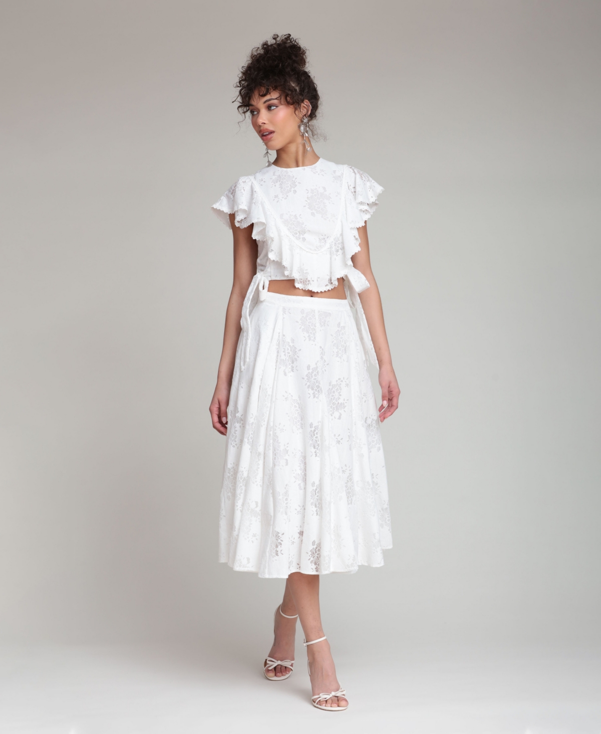 Click here for Avec Les Filles Womens Ruffle-Trimmed Top - White prices