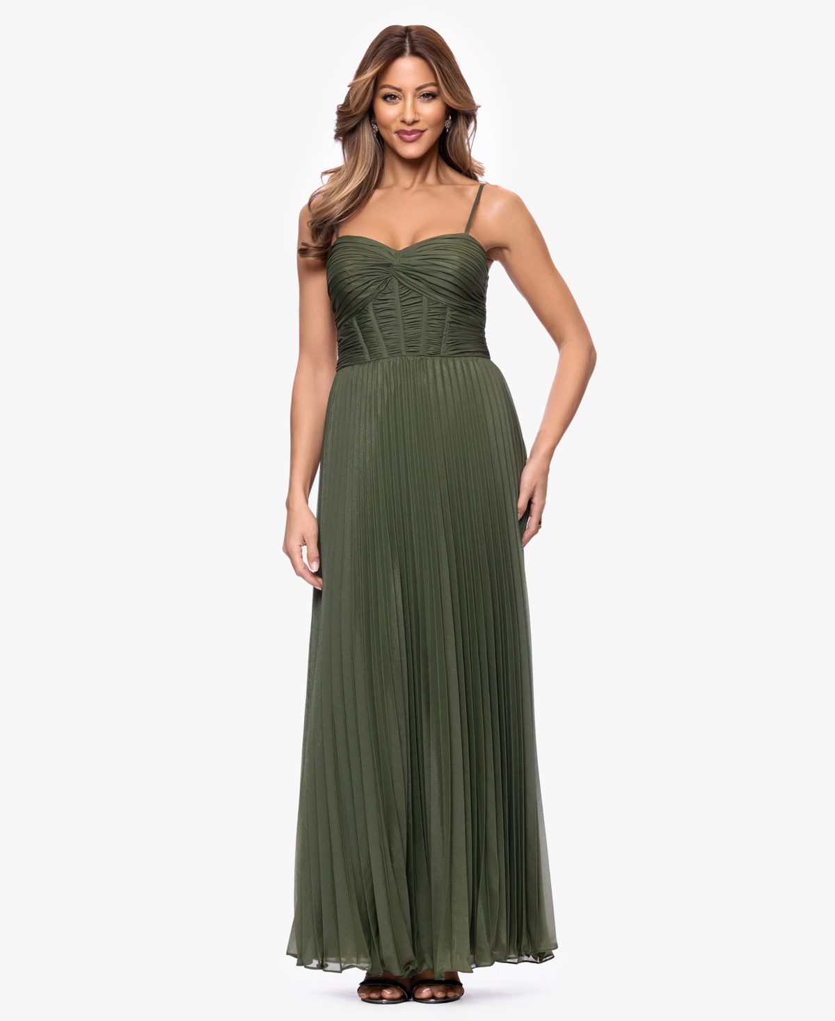 Click here for Xscape Womens Sleeveless Sweetheart Neck Gown - Ol... prices