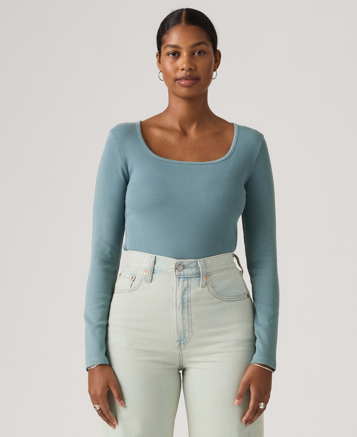 Click here for Levis Juniors Essential Scoop Neck T-Shirt - Garme... prices