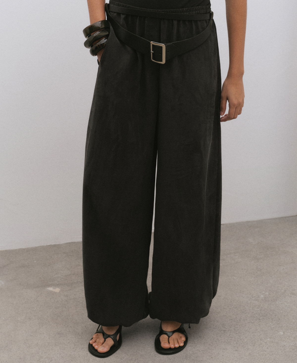 Click here for Mango Womens Elastic Waist Balloon Pants - Black prices