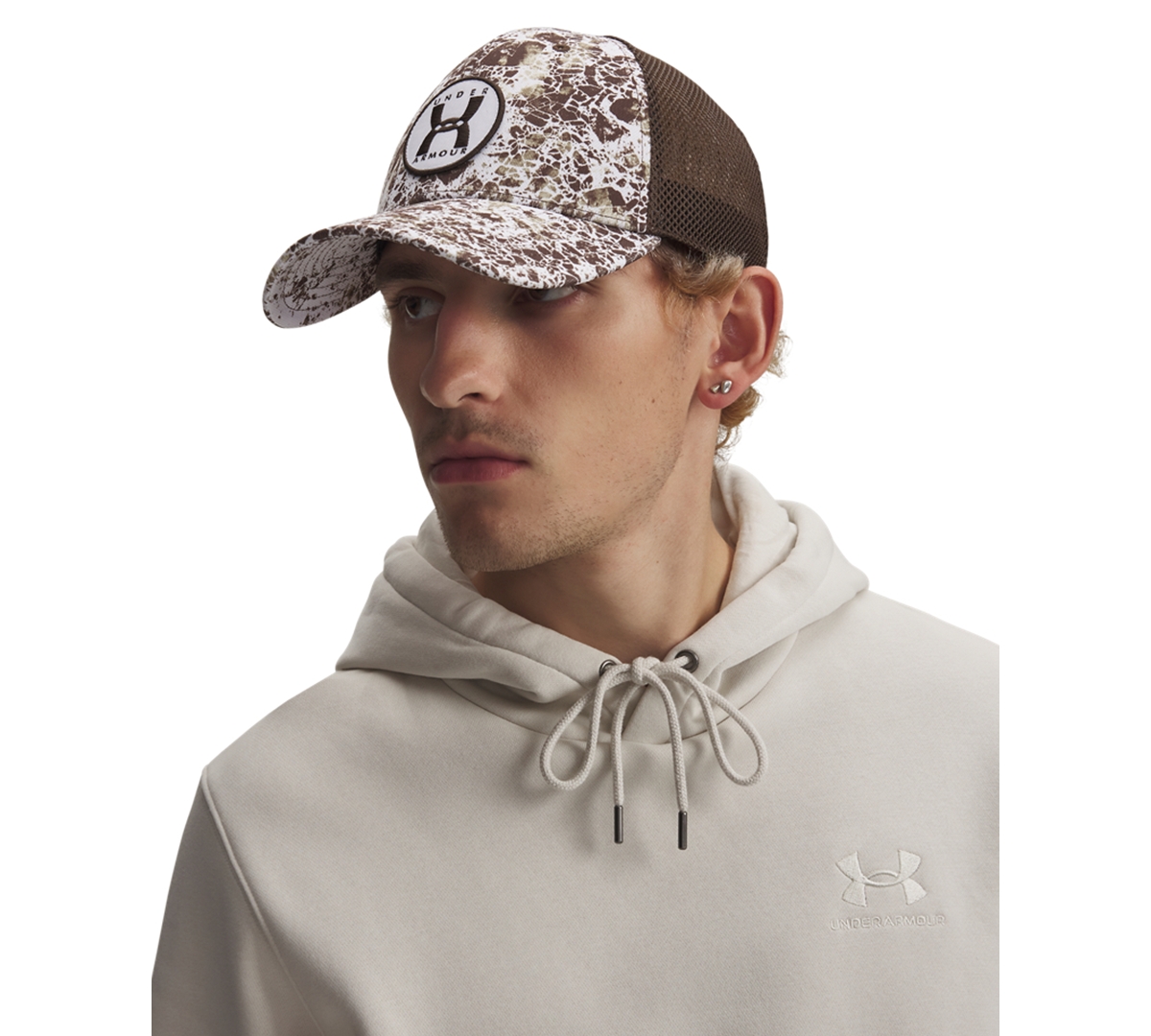 Click here for Under Armour Mens Blitzing Trucker Hat - Gridiron... prices