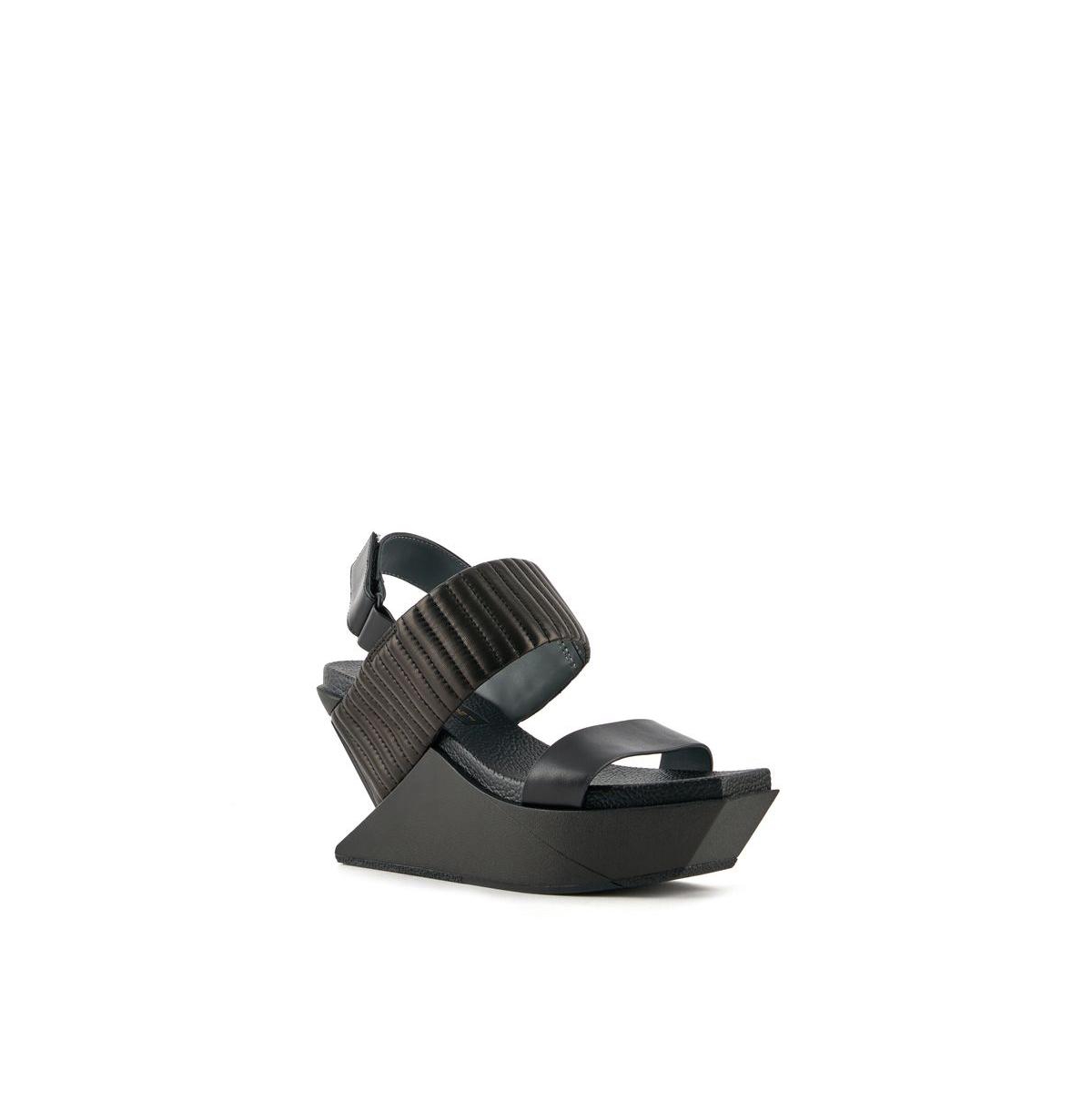 Click here for United Nude Womens Delta Wedge Puffier - Black prices