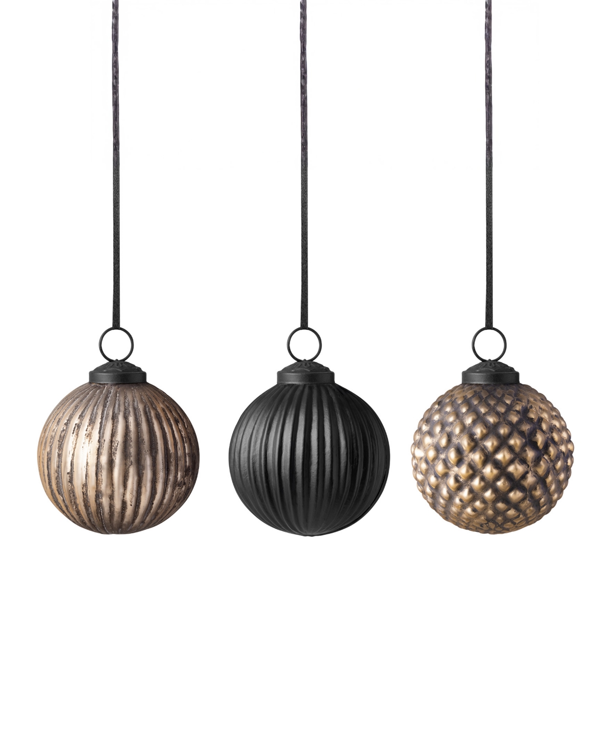 Click here for Villeroy & Boch Christmas Chic Round Glass Ornamen... prices