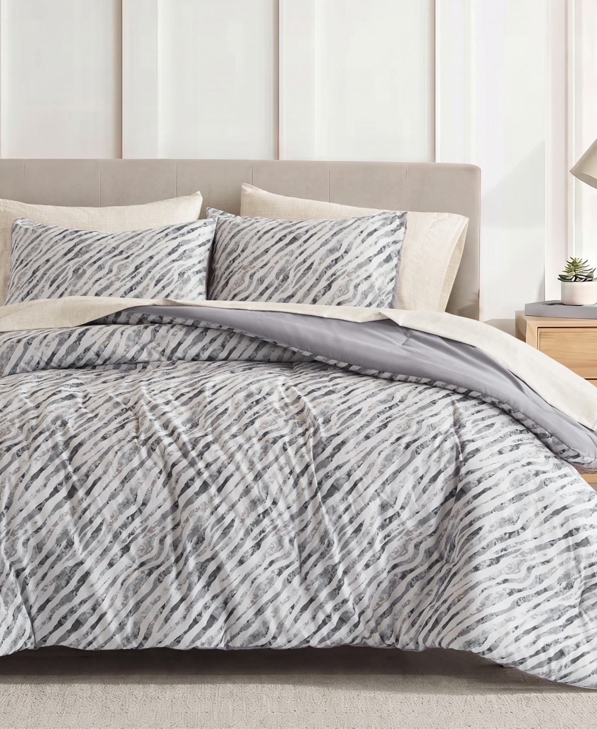 Click here for Madison Park Essentials Nixon Contemporary Abstrac... prices