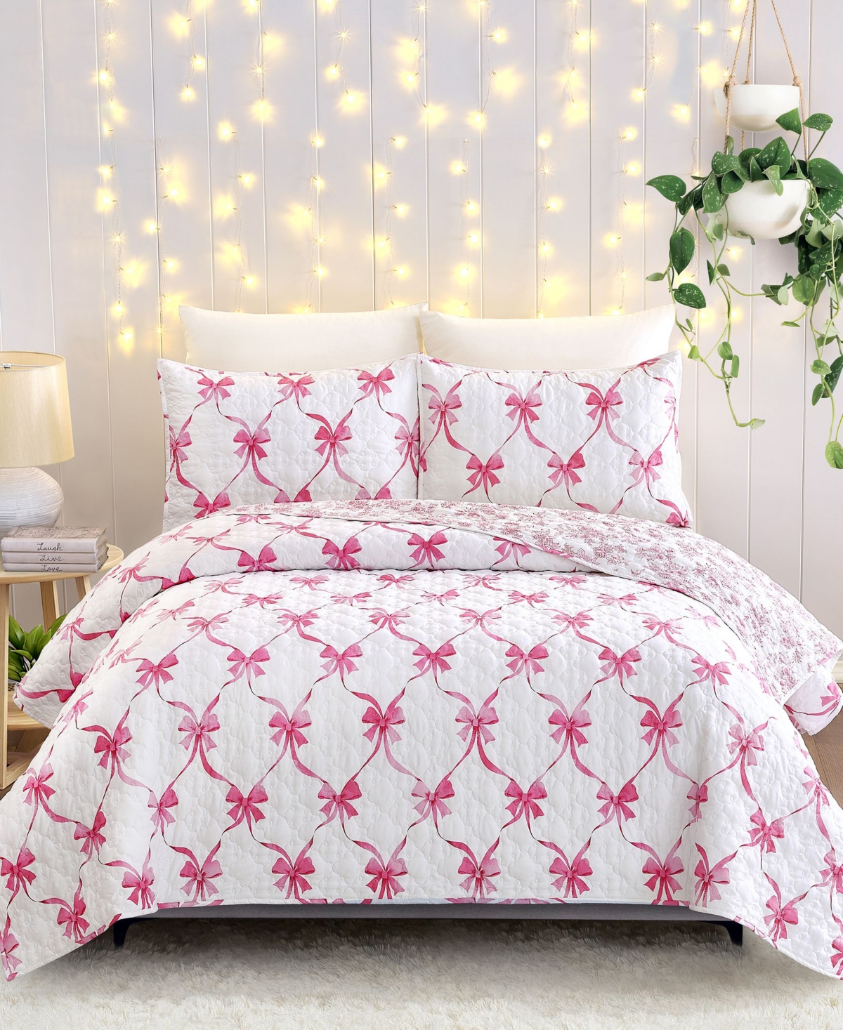 Click here for Modern Heirloom Abigail Bow Reversible 3-Piece Qui... prices