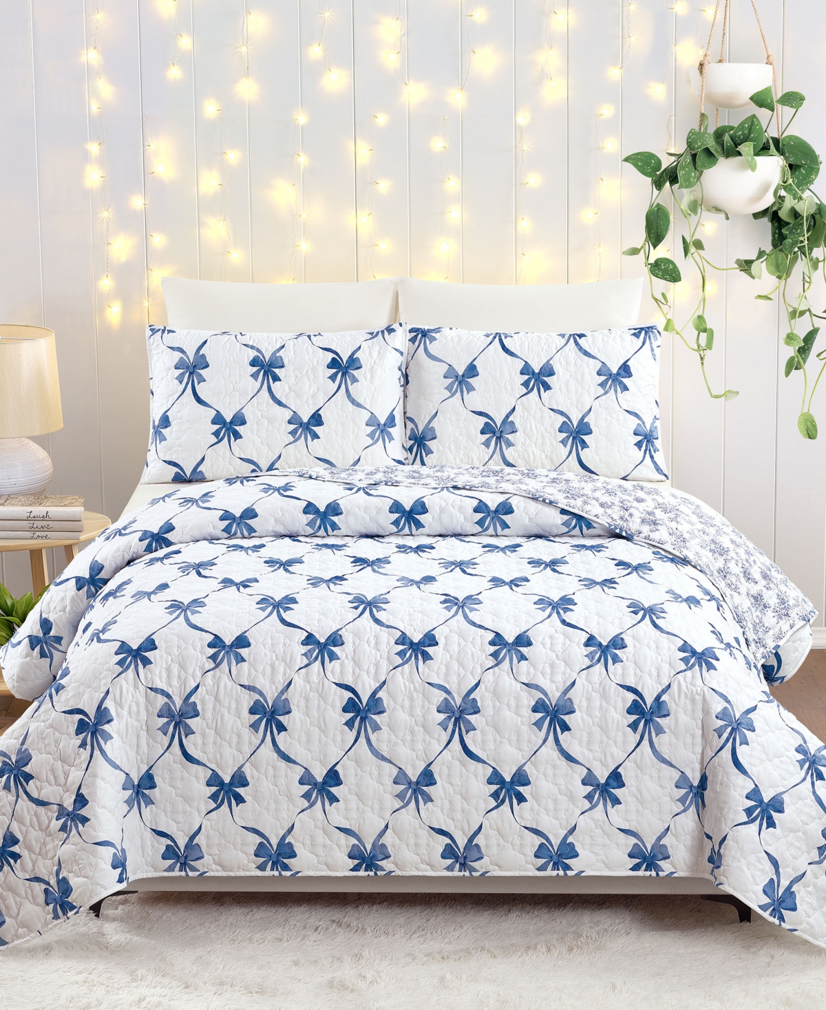 Click here for Modern Heirloom Abigail Bow Reversible 3-Piece Qui... prices