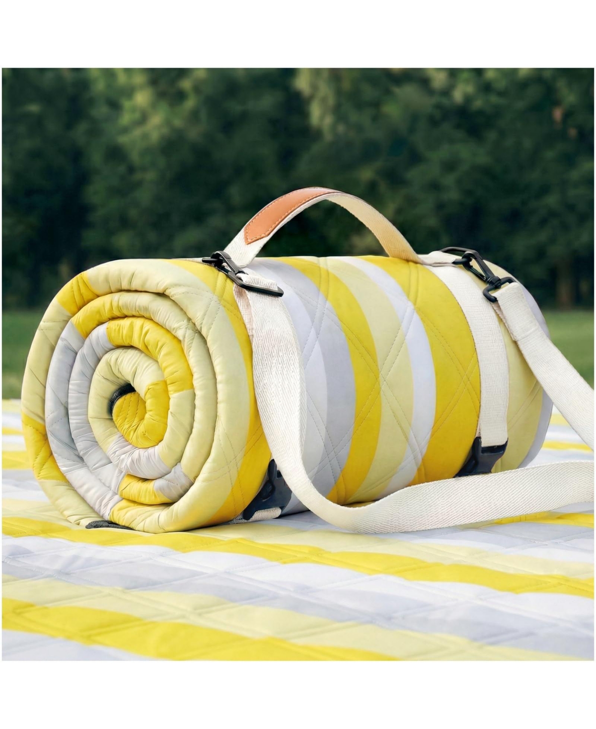 Click here for Piscifun Extra Large Waterproof Sandproof Picnic B... prices