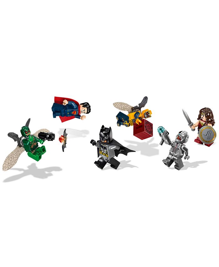 LEGO® 955-Pc. Super Heroes Flying Fox: Batmobile Airlift Attack Set ...