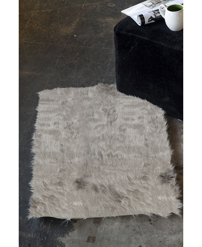 Luxe Faux Fur Hudson Rug 2' x 3' - Macy's