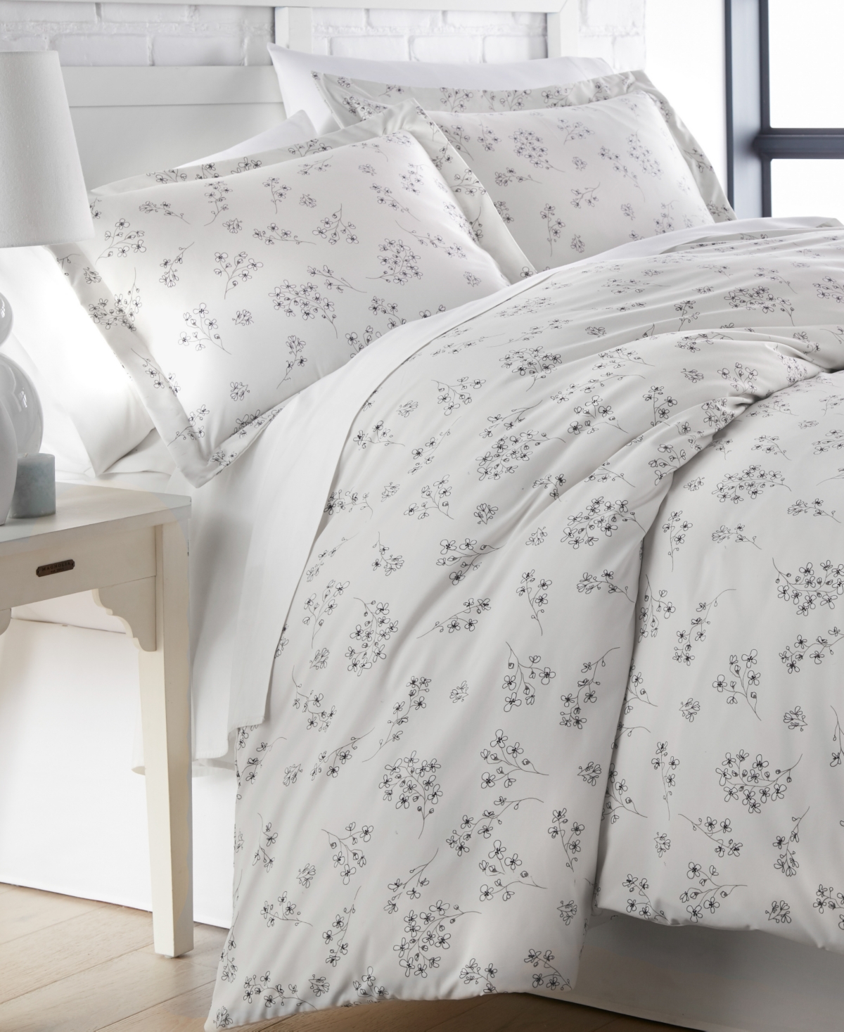 Click here for Southshore Fine Linens Sweet Floral 3-Pc. Comforte... prices