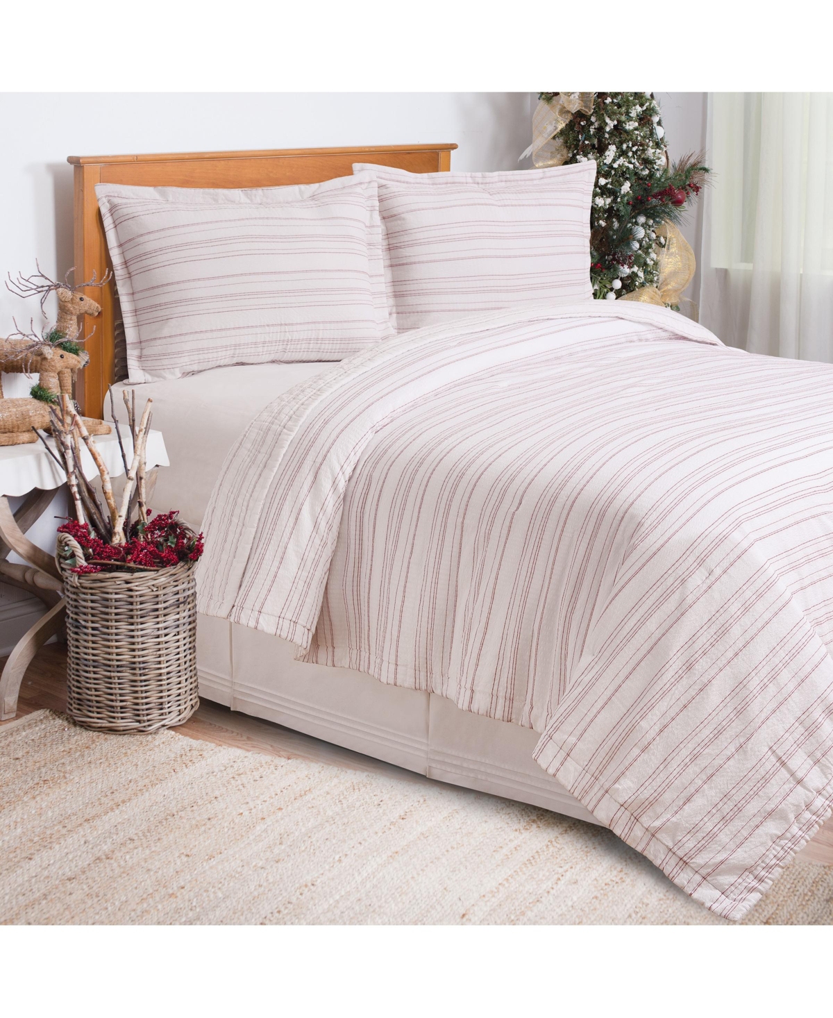 Click here for Christmas King 3 Piece Lightweight Quilt Set - Red prices