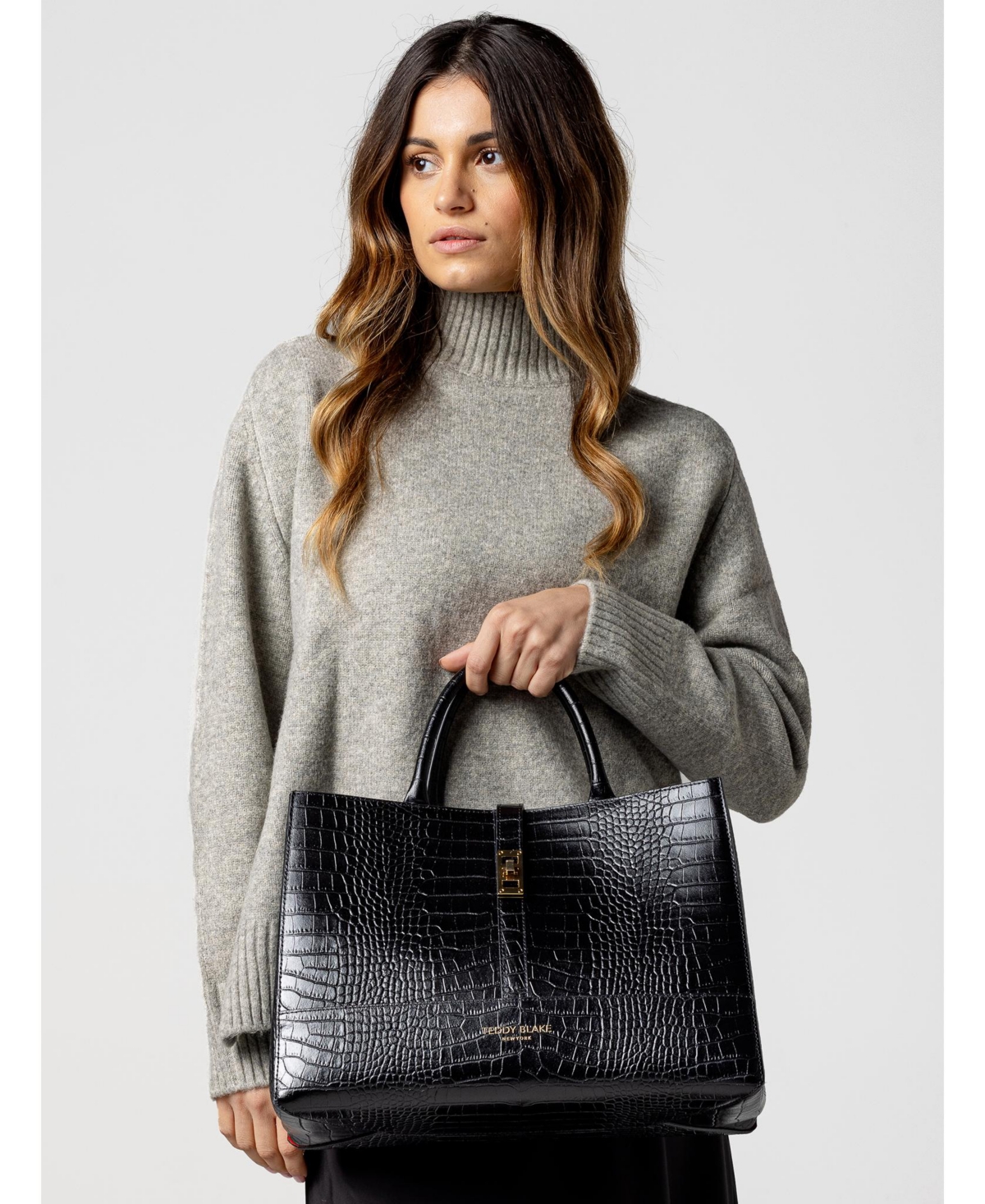 Click here for Lola Croco 15 - Black prices