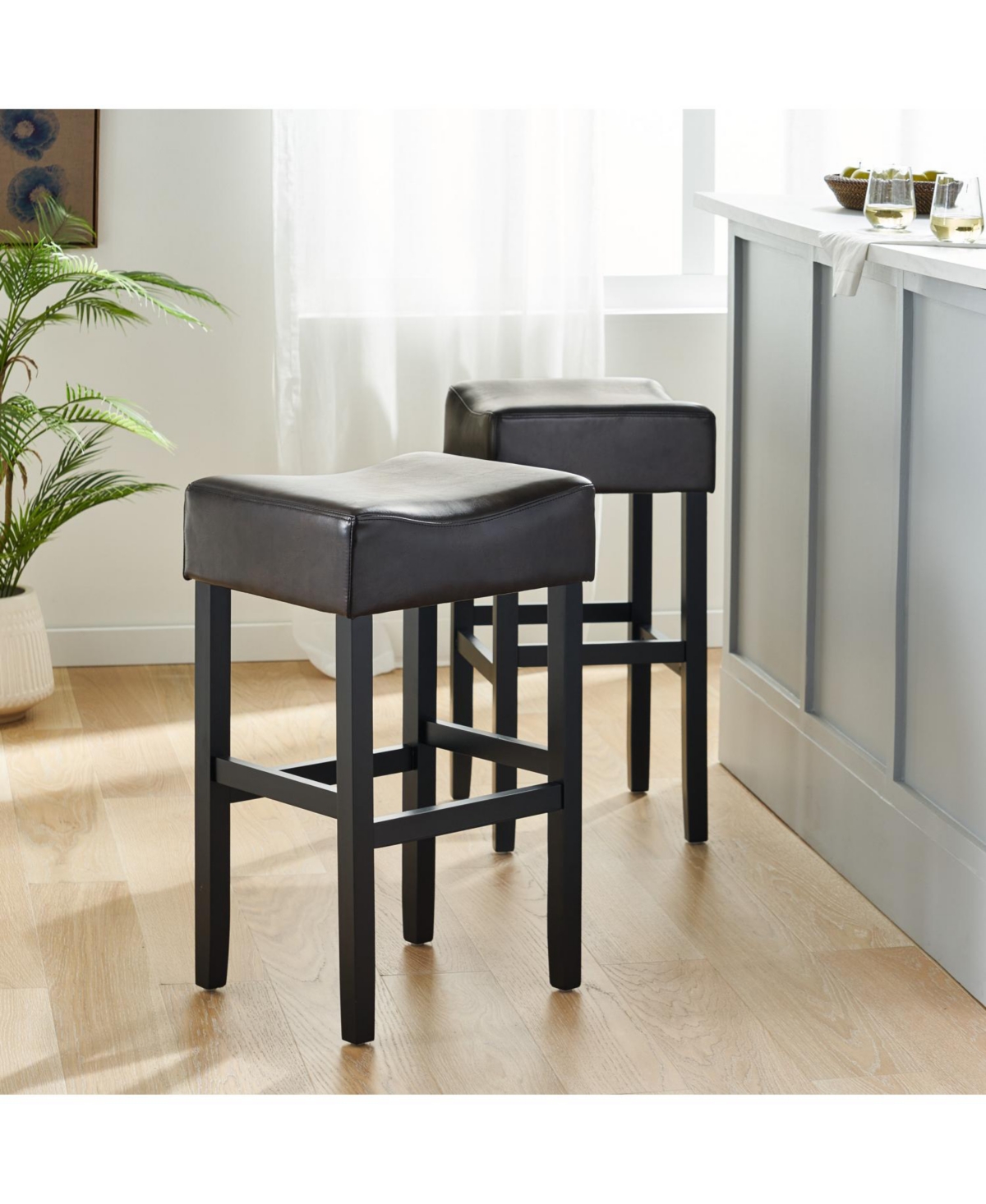 Click here for Luxurious Faux Leather Bar Stool with Sturdy Rubbe... prices