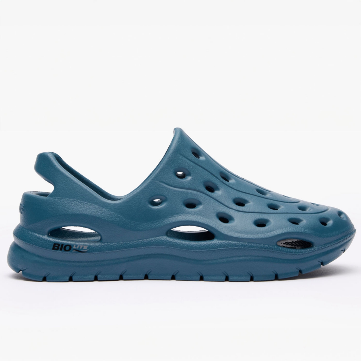 Click here for Xtratuf Big Kids Riptide Sandal - Legion blue prices