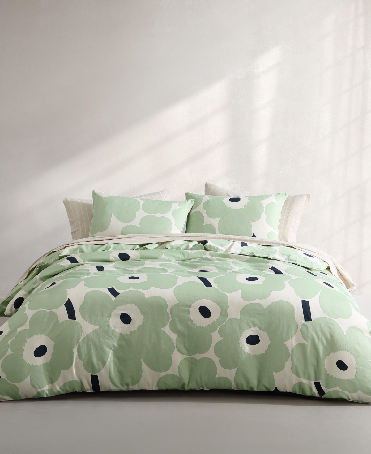 Click here for Marimekko Unikko Cotton 3-Pc. Duvet Cover Set  Kin... prices
