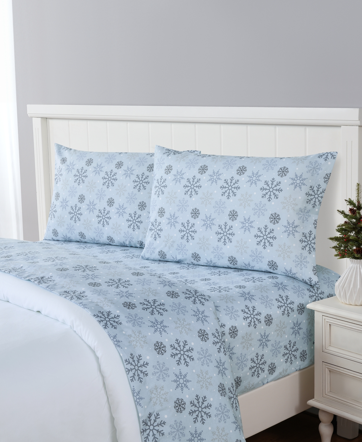 Click here for Sanders Holiday Printed Microfiber 4-Pc. Sheet Set... prices