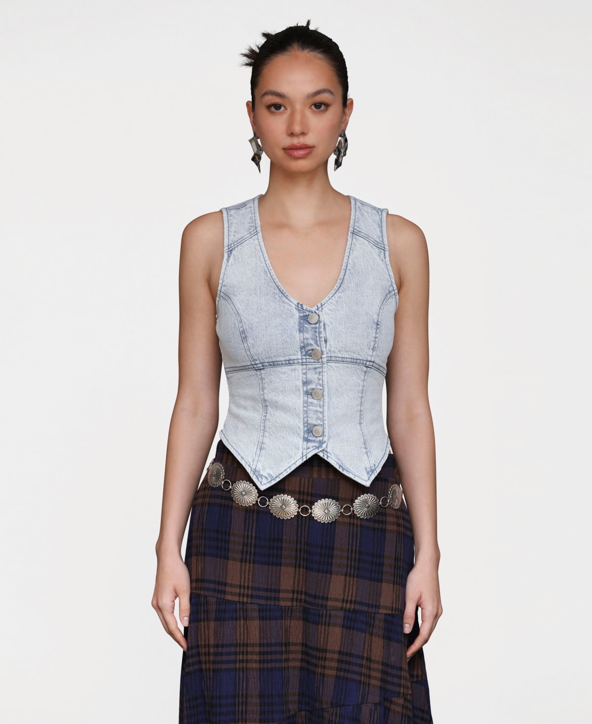 Click here for Avec Les Filles Womens Fitted Peak Hem Vest - Fjor... prices