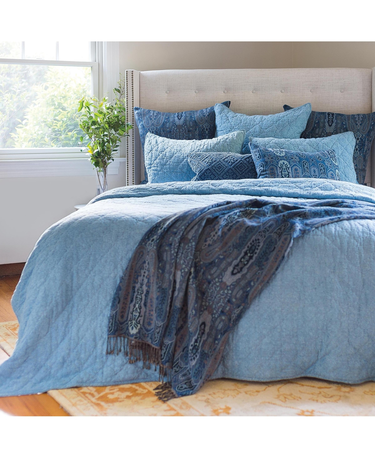 Click here for Savina King Quilt Bedding prices