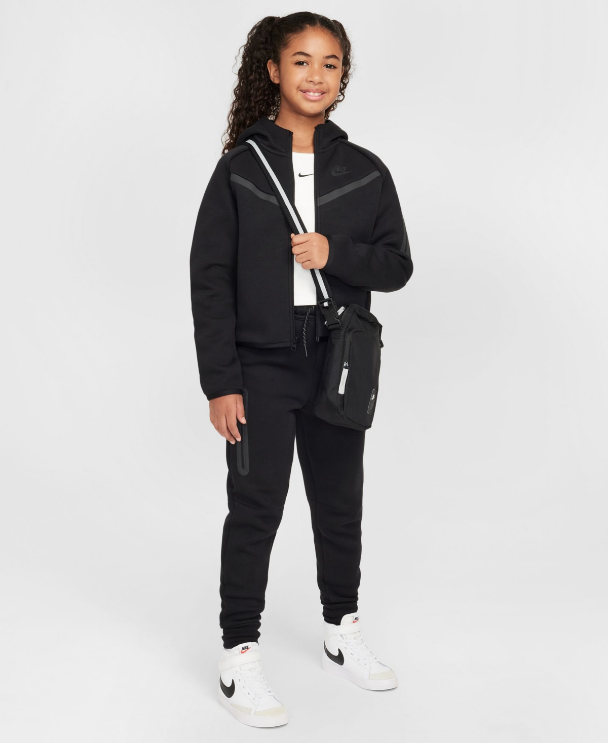 Nike Girls 7-16 Tech Fleece Long-Sleeve Full-Zip Hoodie - Black