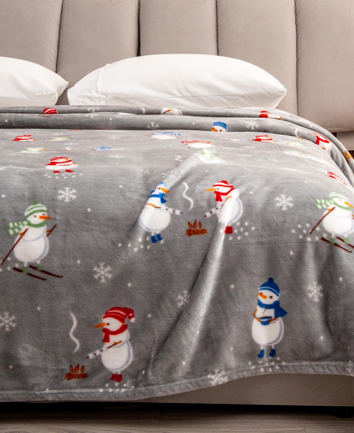 Click here for Linery & Co. Velvet Plush Cozy Christmas Throw Bla... prices