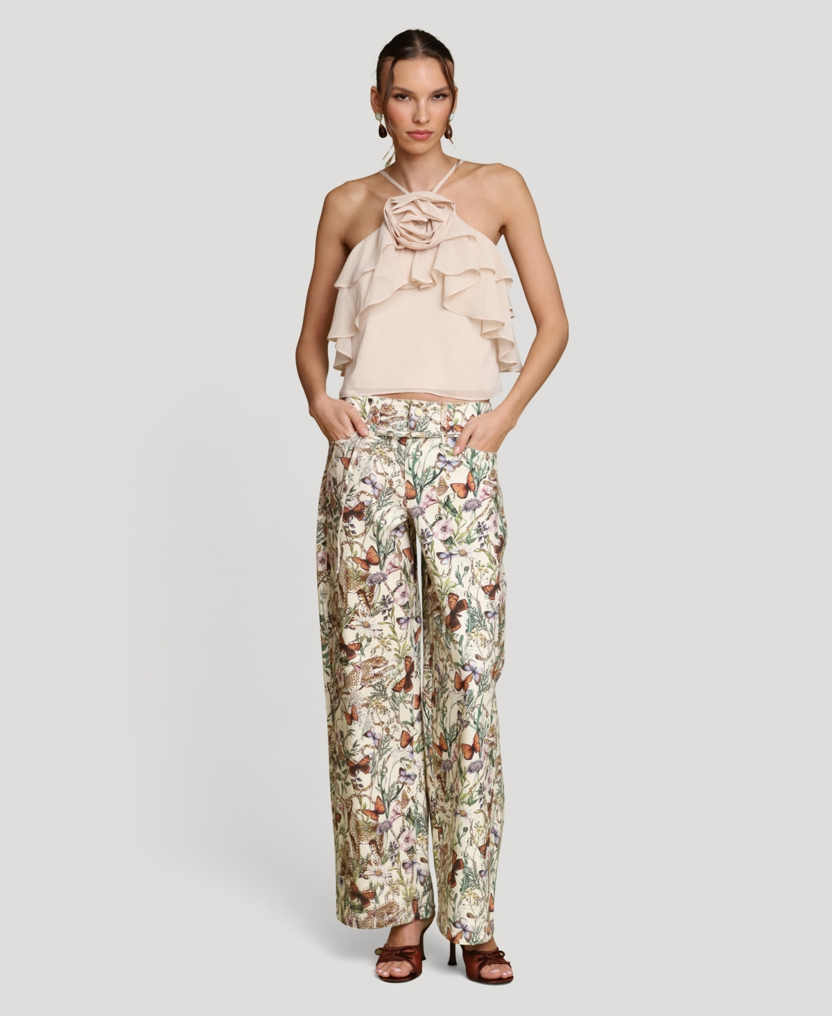 Click here for Avec Les Filles Womens Ruffle Halter Neck Top - Bu... prices