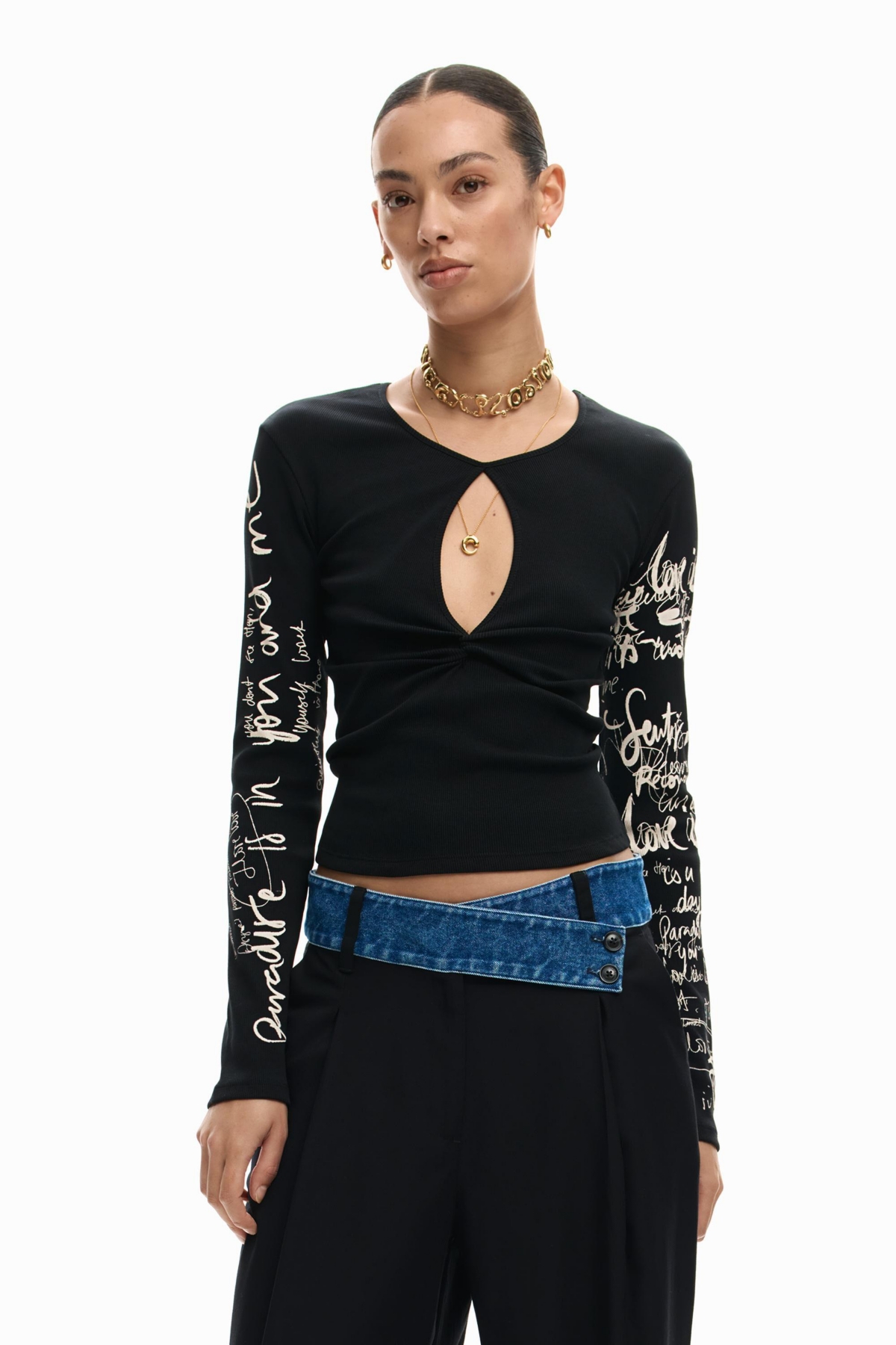 Click here for Desigual Womens T-shirt opening lettering - Black prices