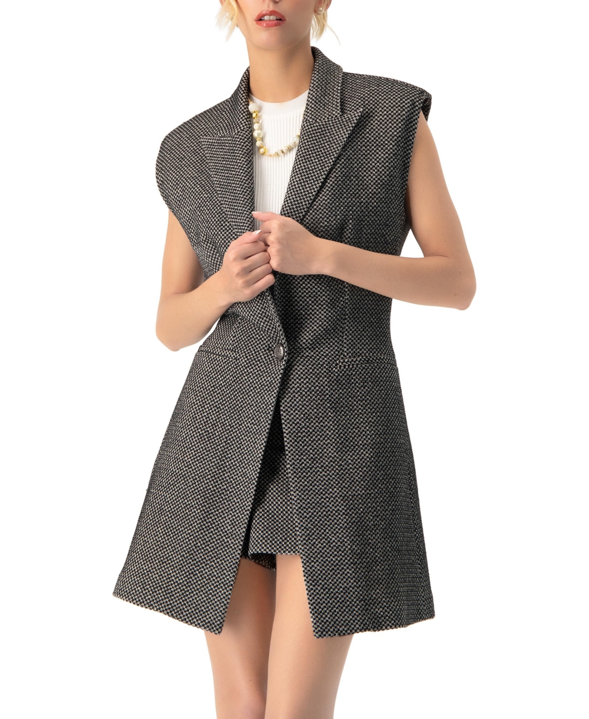 Click here for Ivonne Womens Long Checkered Vest - Black prices