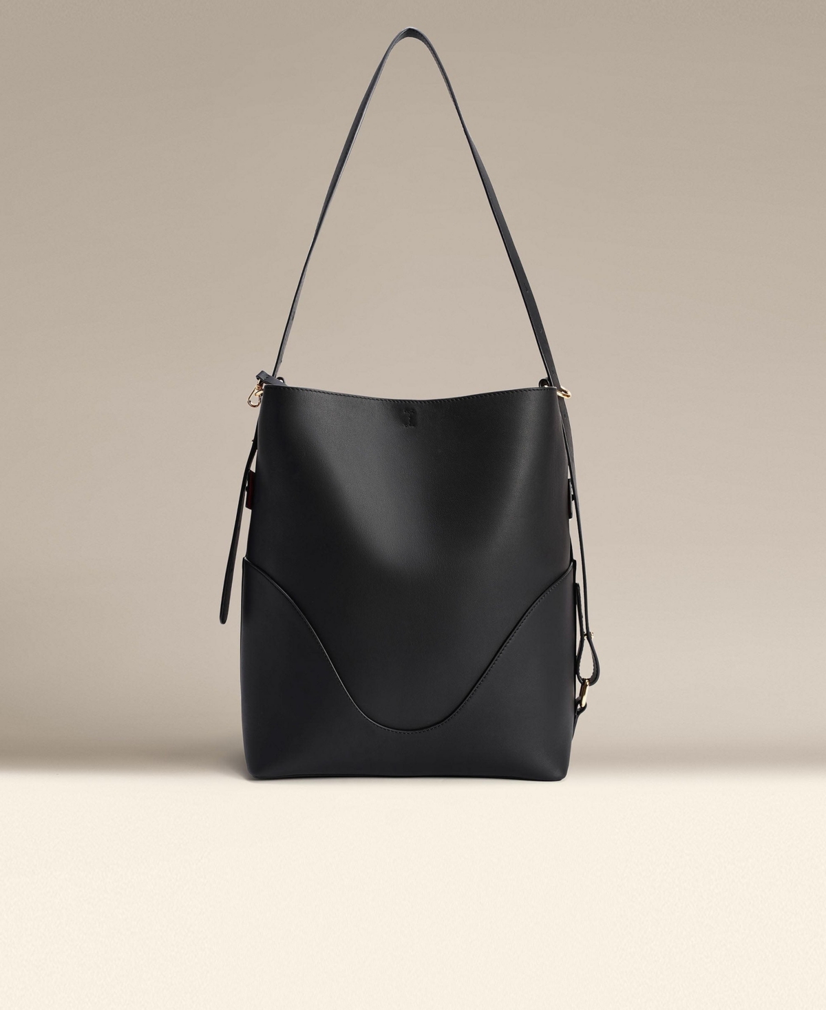Click here for Oleada Marina Soft Bucket Leather Bag - Onyx prices