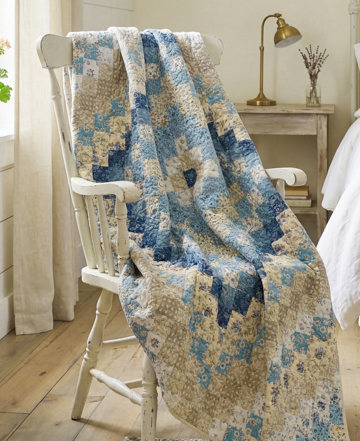 Click here for Donna Sharp Diamond Reversible Throw  50 x 62 - Bl... prices