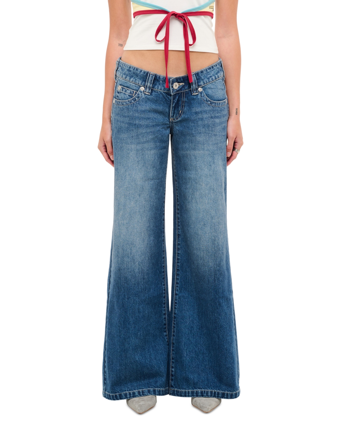 Click here for Abrand Juniors Evelyn Wide-Leg Low-Rise Jeans - Li... prices