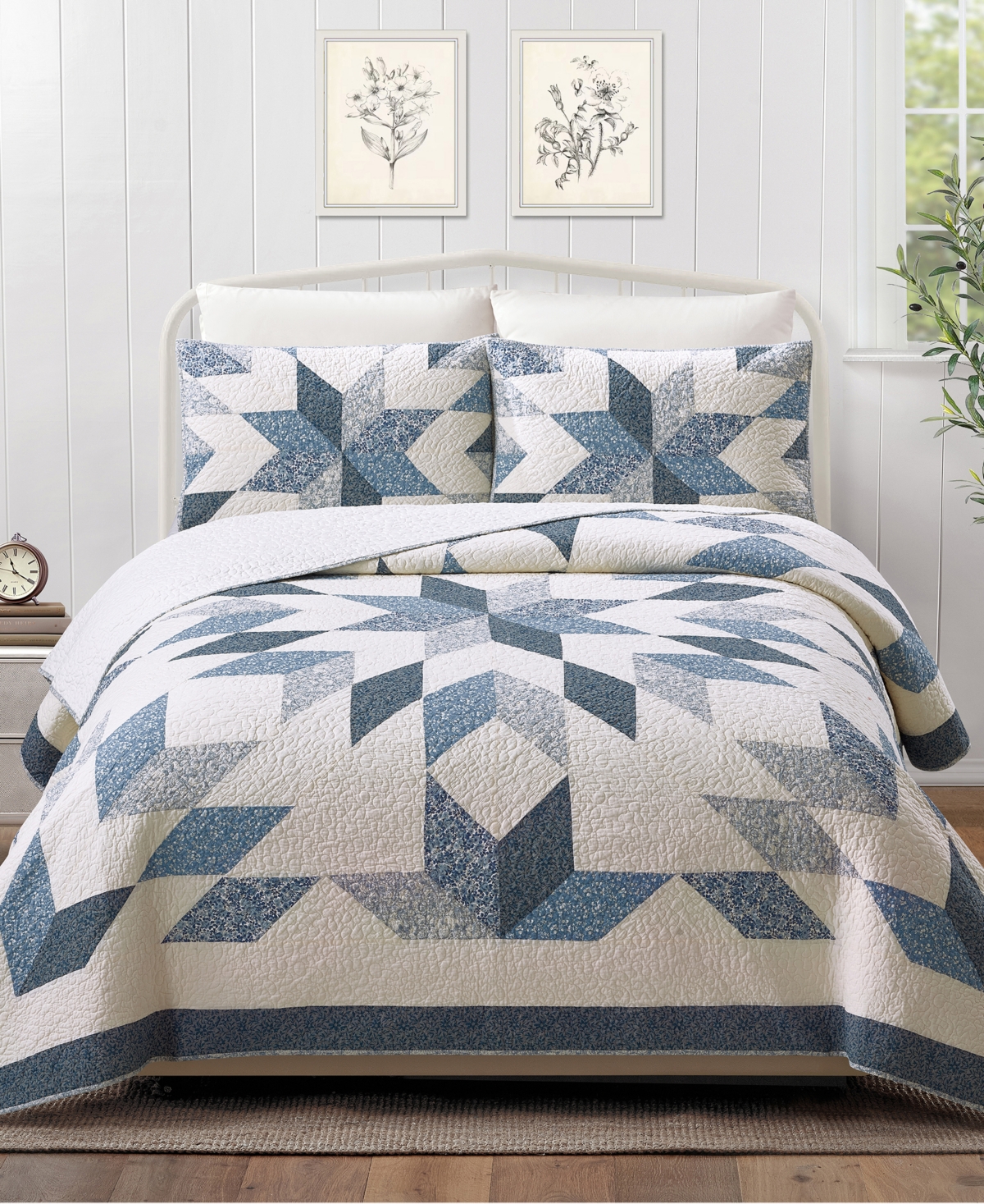 Click here for Modern Heirloom Bright Star Patchwork 3-Piece Quil... prices