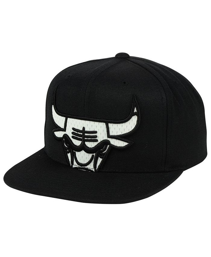 Mitchell & Ness Chicago Bulls XL Mesh Crop Snapback Cap - Macy's