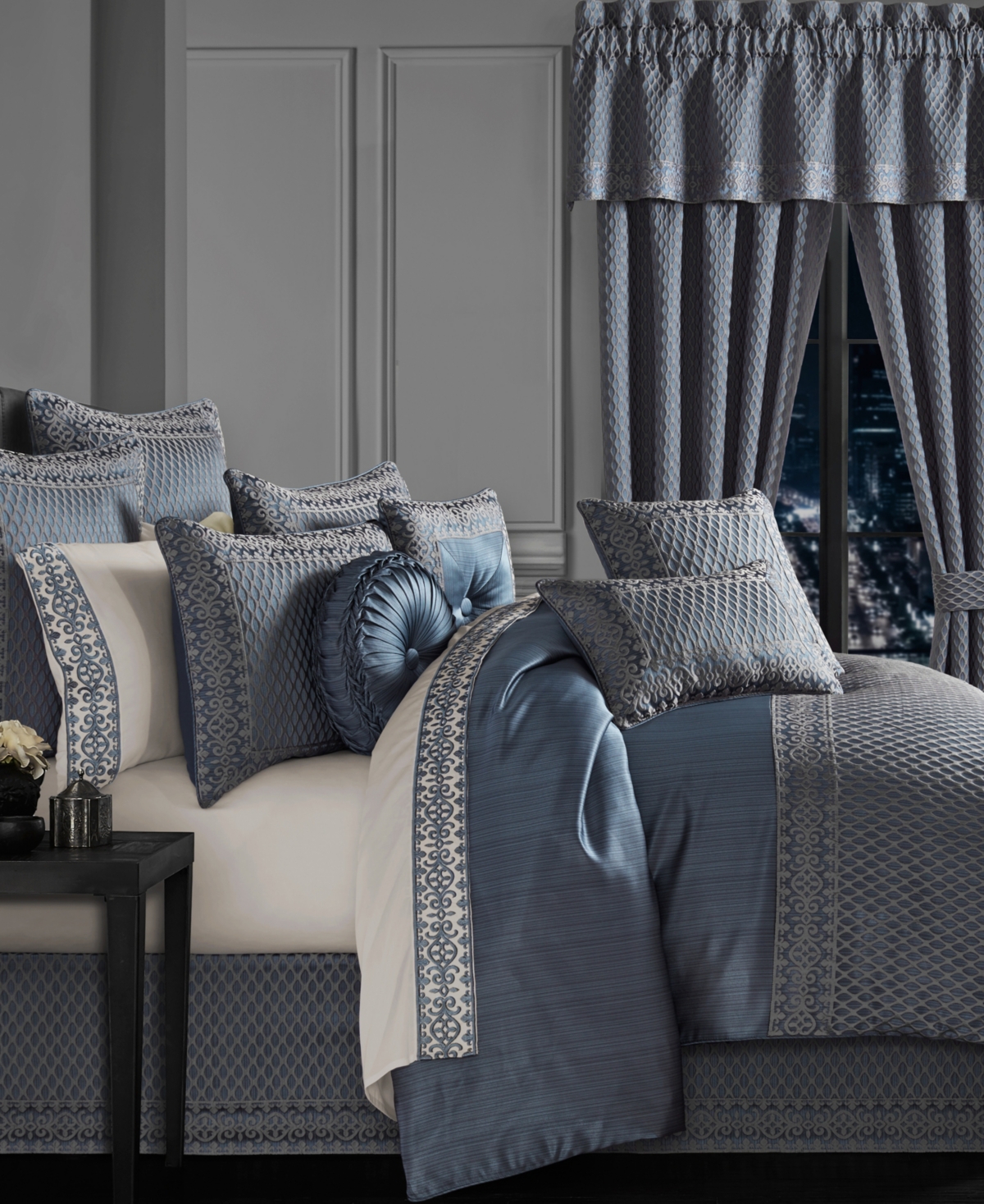 Click here for Five Queens Court Leah 4 Piece Comforter Set  King... prices
