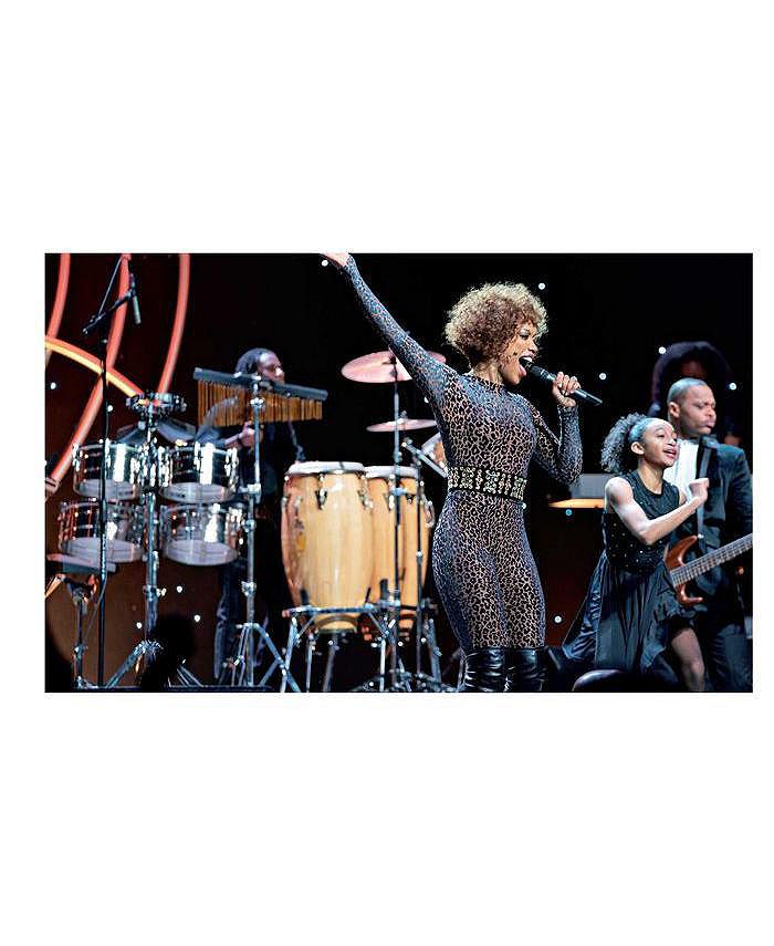 Barnes & Noble I Wanna Dance with Somebody- The Official Whitney ...