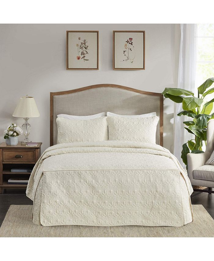 Gracie Mills Sandy 3 Piece Split Corner Classic Pleated Quilted ...