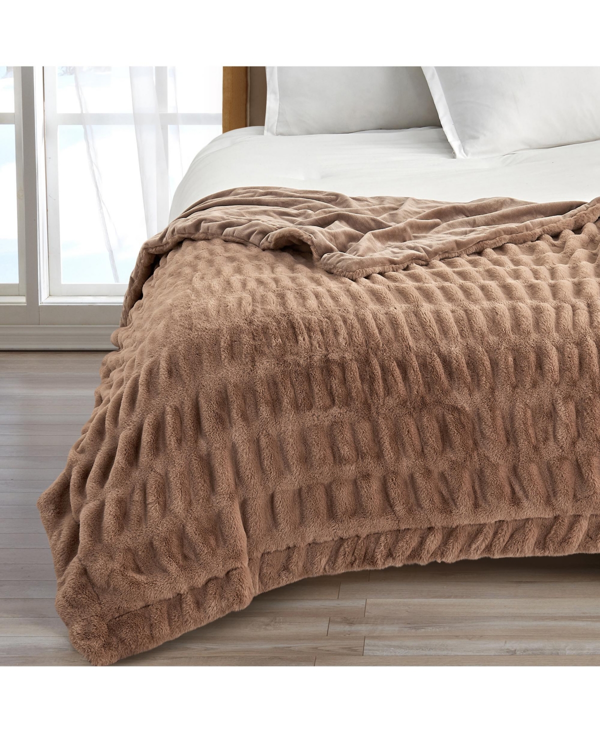 Click here for Linery & Co. Faux Fur Reversible Throw Blanket - T... prices