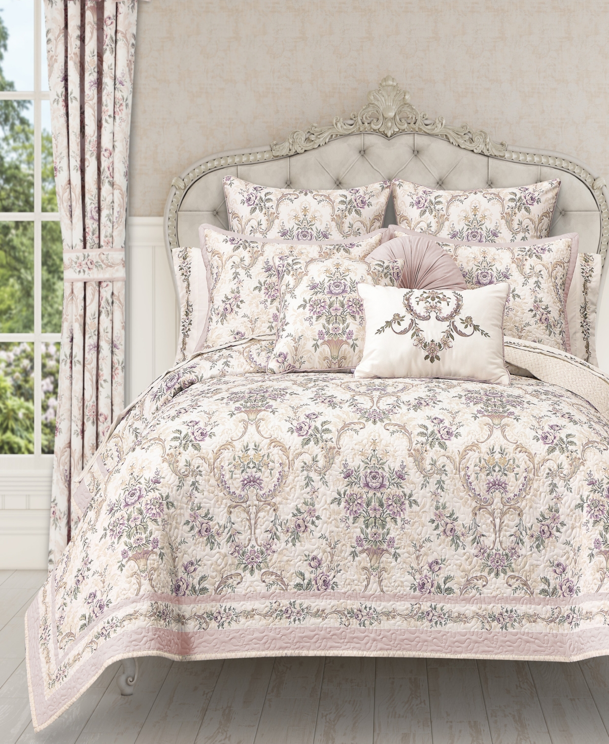 Click here for Royal Court Avant Garden Floral Medallion 3-Pc. Qu... prices