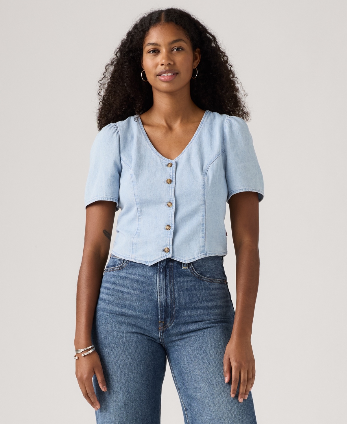 Click here for Levis Womens Moxie Cotton Short-Sleeve Denim Blous... prices