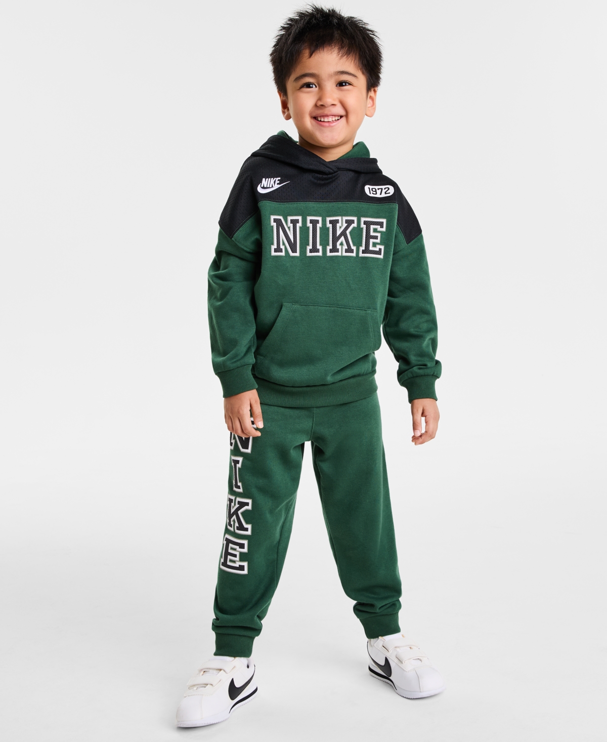 Click here for Nike Little Boys 2-Piecs Sportswear P.e. Blocked P... prices