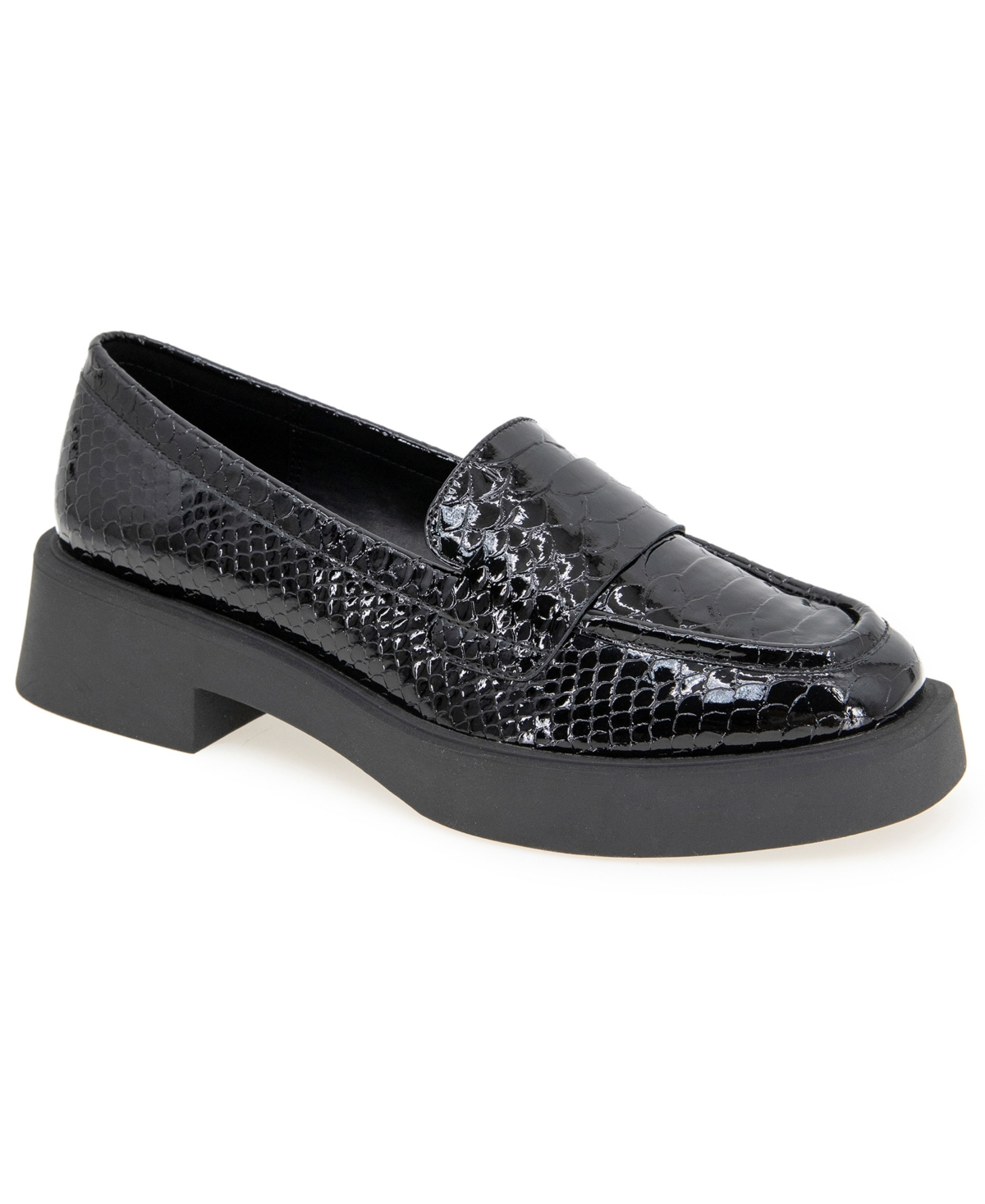 Click here for Kenneth Cole Reaction Womens Surrey Loafers - Blac... prices