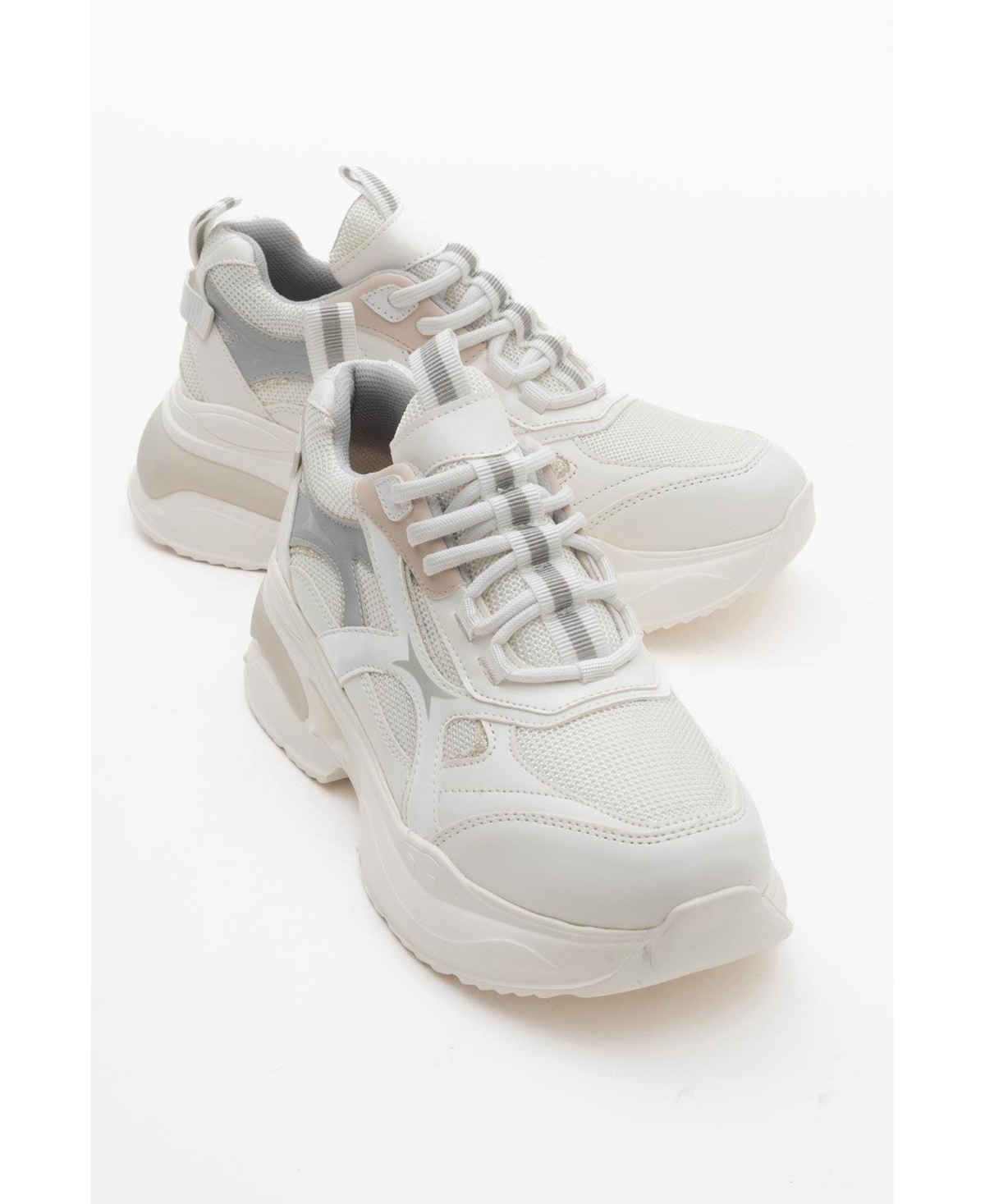Click here for Prologue Shoes Marron Sport Sneakers (Women) - Whi... prices