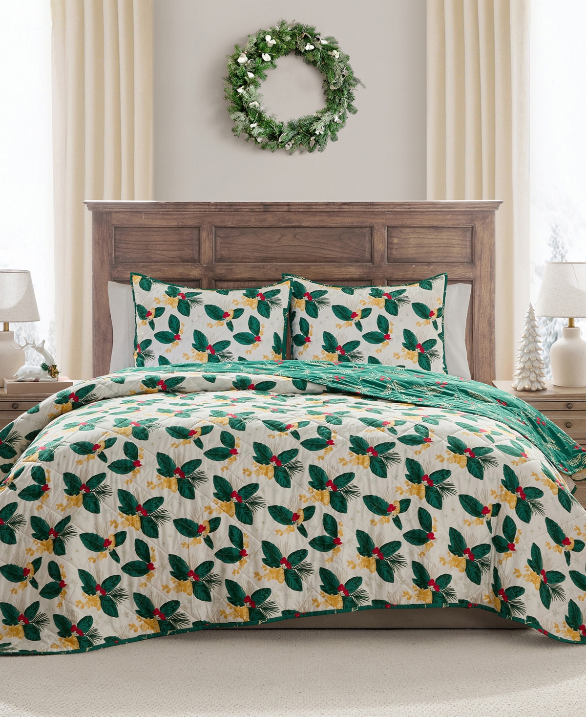 Click here for Hallmark Bedding Poinsettia Holiday 3-Pc. Quilt Se... prices