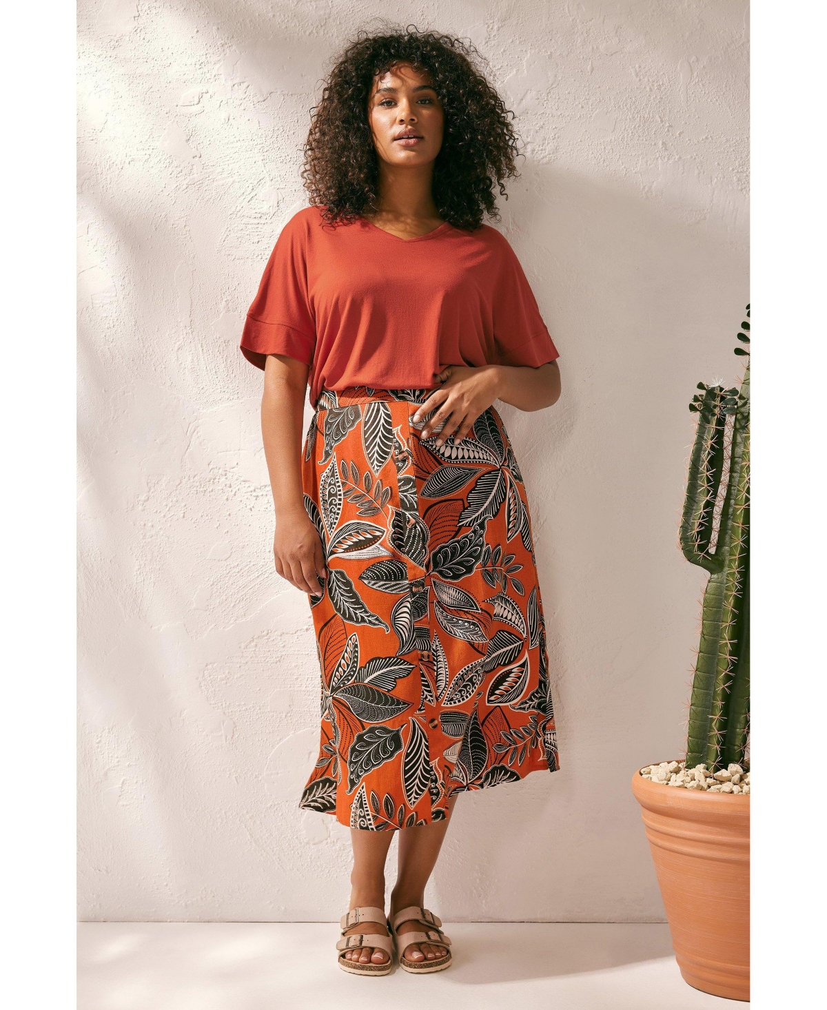 Click here for Evans Womens Curve Leaf Print Linen Midi Skirt prices