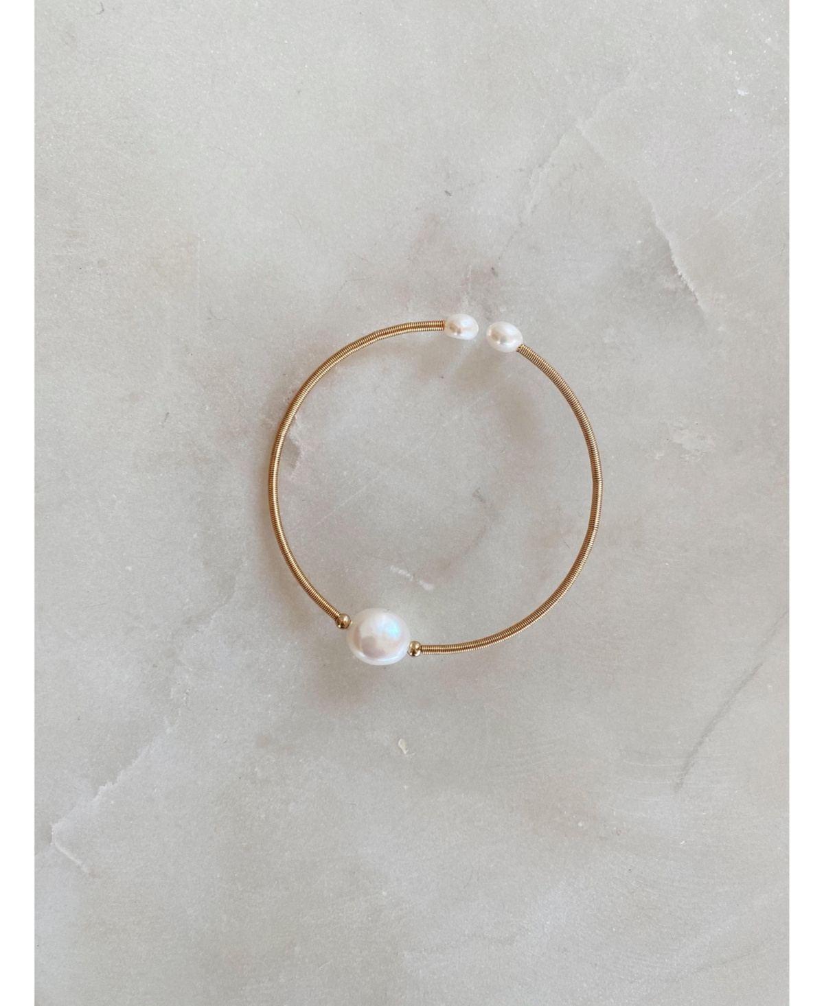 Click here for Untamed Petals Parlor Pearl Bracelet - Gold prices