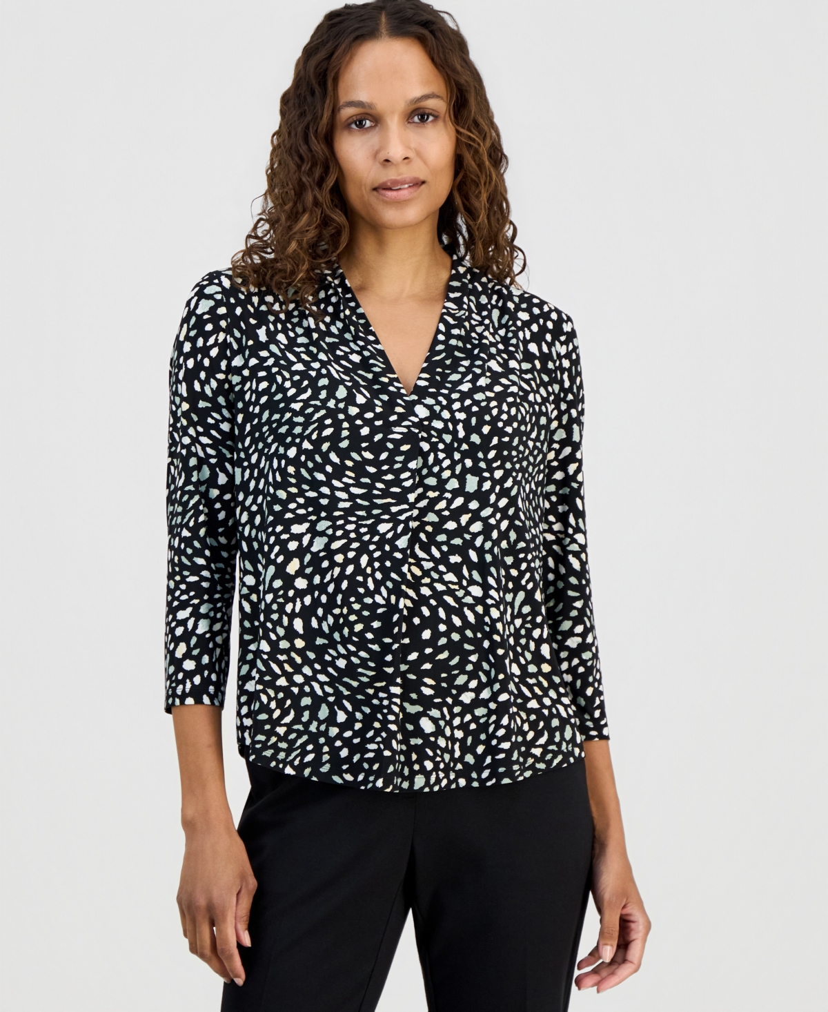 Click here for Anne Klein Essentials Petite Printed V-Neck 3/4-Sl... prices