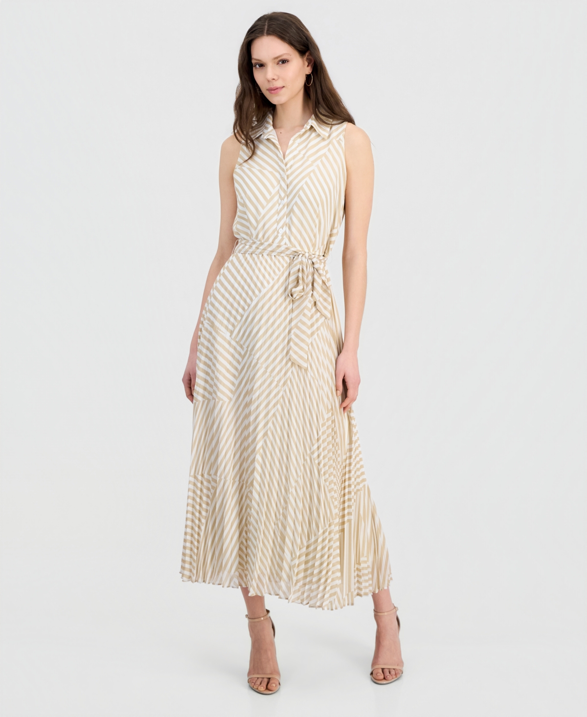 Click here for Sandra Darren Petite Printed Pleated Maxi Dress -... prices