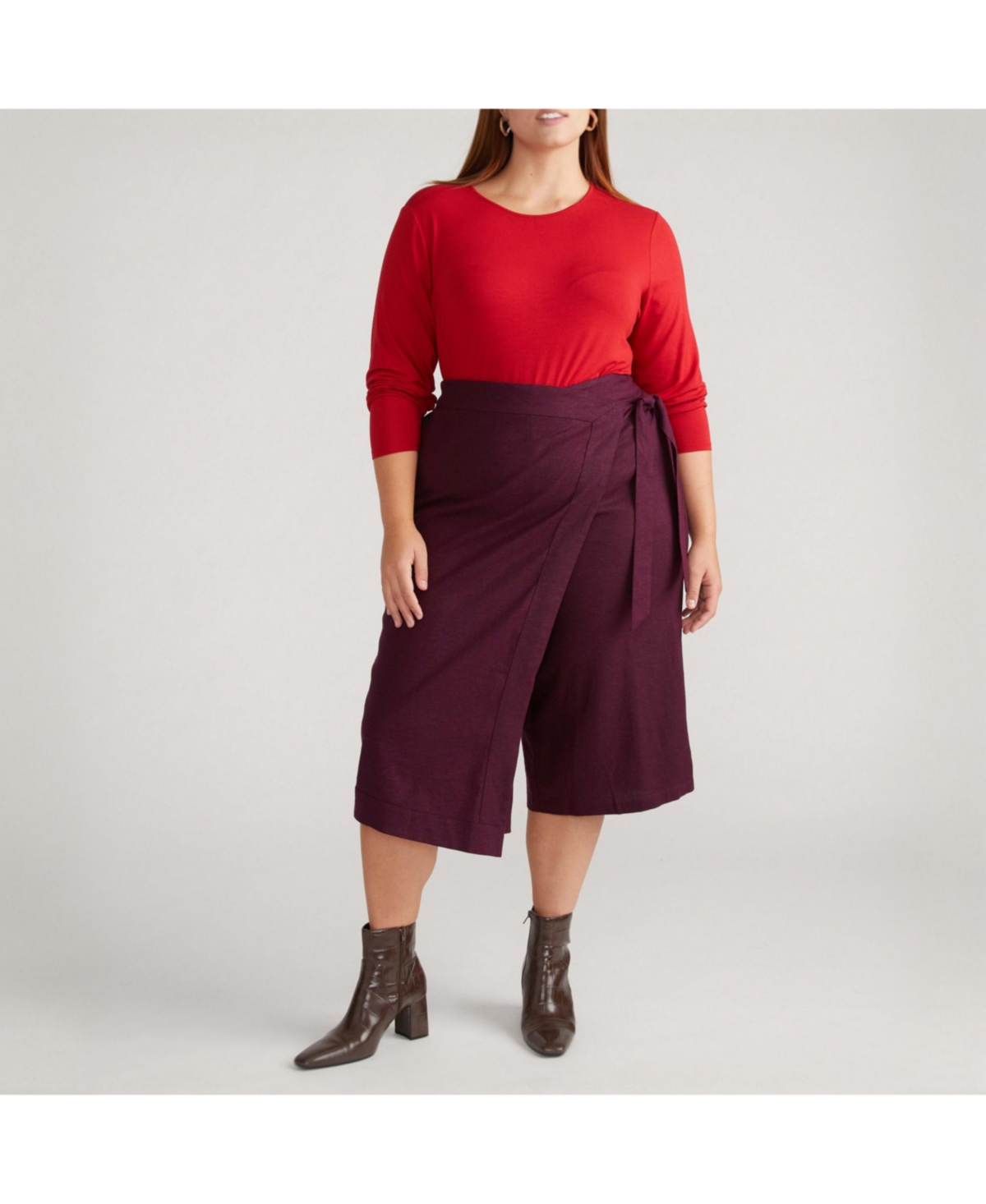 Click here for Universal Standard Plus Size Villa Linen Wrap Culo... prices